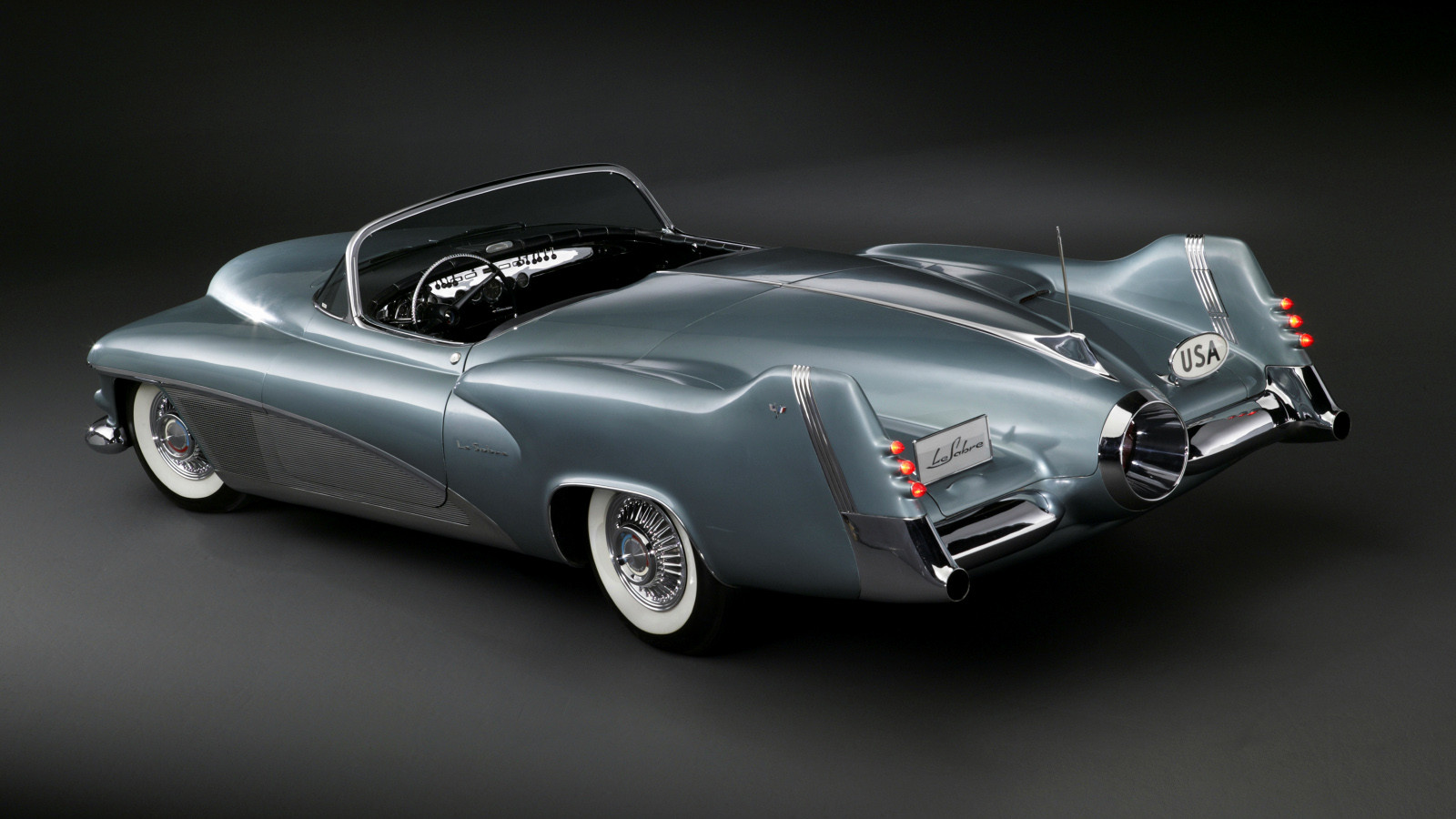 21 grandes coches clásicos con aletas traseras | Classic & Sports Car